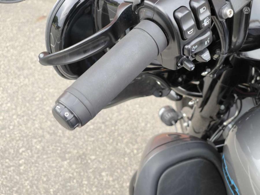 Grey Harley-Davidson FLHTK 2021 in Klaipeda, with an engine capacity of 1.87 L and mileage of 38 thousand km for 18999 €, photo 18 on AUTOMOTO.COM.LV