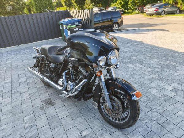 Harley-Davidson FLHTK 2011 in Siauliai, with an engine capacity of 0.00 L and mileage of 120 thousand km for 3500 €, photo 1 on AUTOMOTO.COM.LV