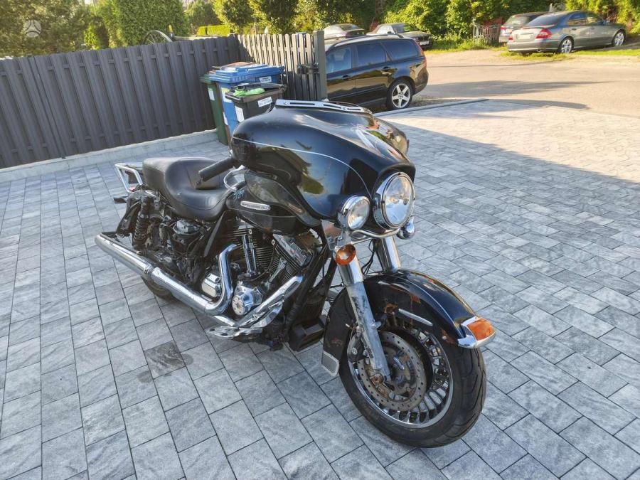 Harley-Davidson FLHTK 2011 in Siauliai, with an engine capacity of 0.00 L and mileage of 120 thousand km for 3500 €, photo 1 on AUTOMOTO.COM.LV