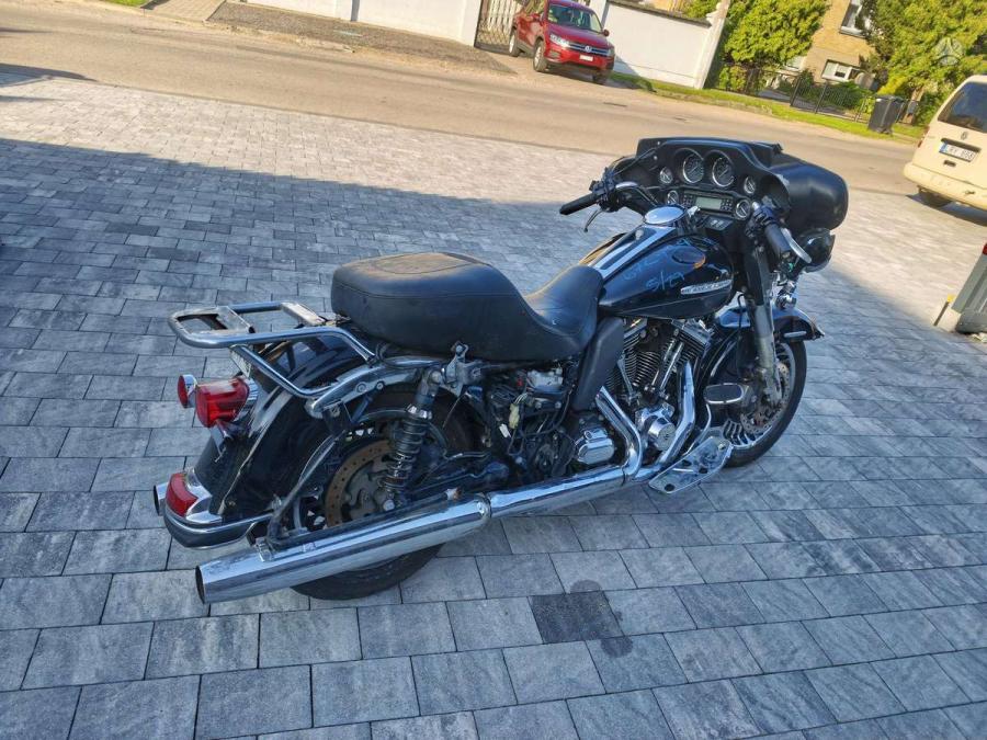 Harley-Davidson FLHTK 2011 in Siauliai, with an engine capacity of 0.00 L and mileage of 120 thousand km for 3500 €, photo 4 on AUTOMOTO.COM.LV