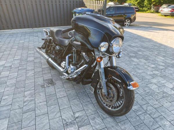 Harley-Davidson FLHTK 2011 in Siauliai, with an engine capacity of 0.00 L and mileage of 120 thousand km for 3500 €, photo 4 on AUTOMOTO.COM.LV