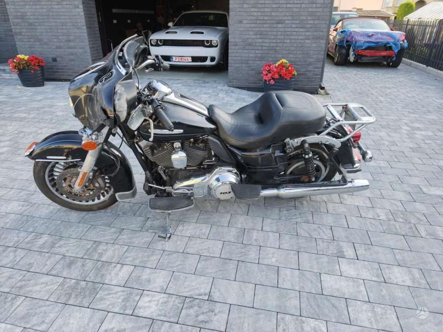 Harley-Davidson FLHTK 2011 in Siauliai, with an engine capacity of 0.00 L and mileage of 120 thousand km for 3500 €, photo 8 on AUTOMOTO.COM.LV