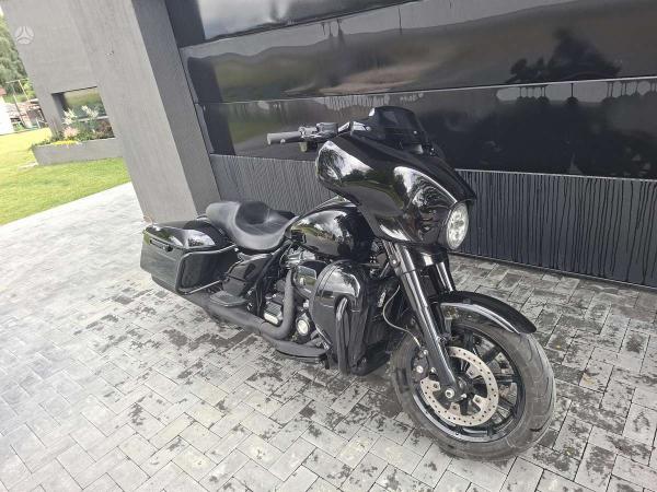 Harley-Davidson FLHTK 2017 in Siauliai, with an engine capacity of 0.00 L and mileage of 42 thousand km for 12700 €, photo 4 on AUTOMOTO.COM.LV