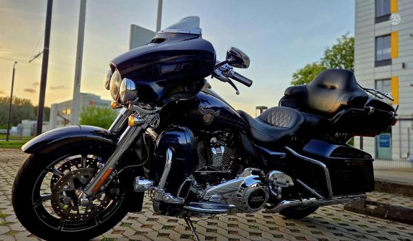Harley-Davidson FLHTK 2018 in Vilnius on AUTOMOTO.COM.LV Harley-Davidson FLHTK 2018 in Vilnius, with an engine capacity of 1.92 L and mileage of 72 thousand km for 14300 €, photo 7 on AUTOMOTO.COM.LV