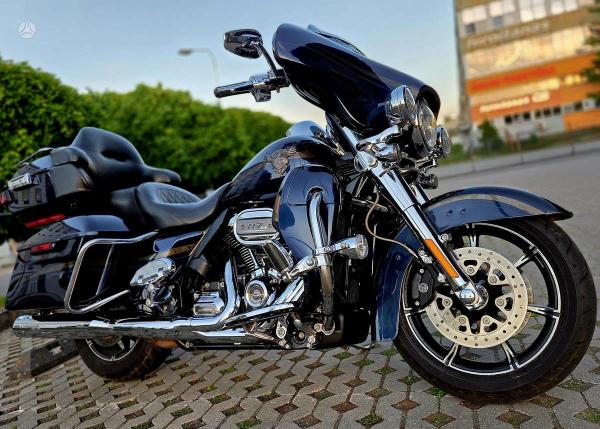 Harley-Davidson FLHTK 2018 in Vilnius on AUTOMOTO.COM.LV Harley-Davidson FLHTK 2018 in Vilnius, with an engine capacity of 1.92 L and mileage of 72 thousand km for 14300 €, photo 8 on AUTOMOTO.COM.LV