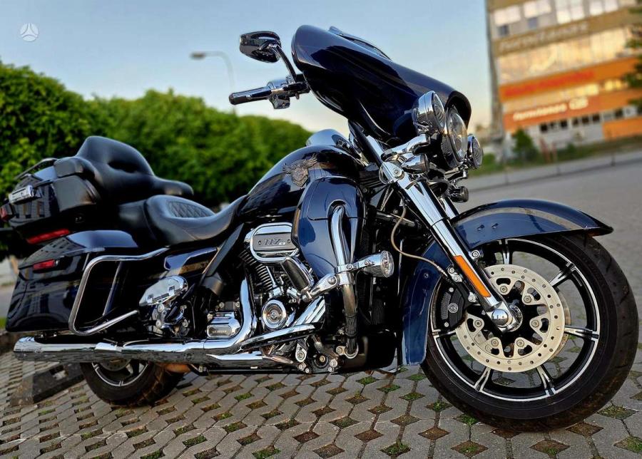Harley-Davidson FLHTK 2018 in Vilnius, with an engine capacity of 1.92 L and mileage of 72 thousand km for 14300 €, photo 8 on AUTOMOTO.COM.LV