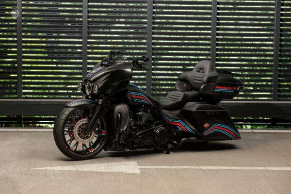 Harley-Davidson FLHTK 2019 Viļņa, ar dzinēja tilpumu 1.87 L un nobraukumu 17 tūkst. km par 39400 €, foto 1 vietnē AUTOMOTO.COM.LV