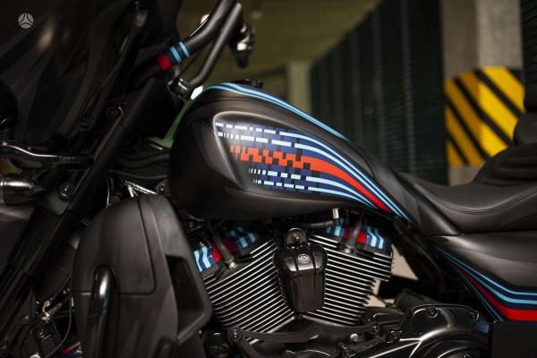 Harley-Davidson FLHTK 2019 Viļņa, ar dzinēja tilpumu 1.87 L un nobraukumu 17 tūkst. km par 39400 €, foto 6 vietnē AUTOMOTO.COM.LV