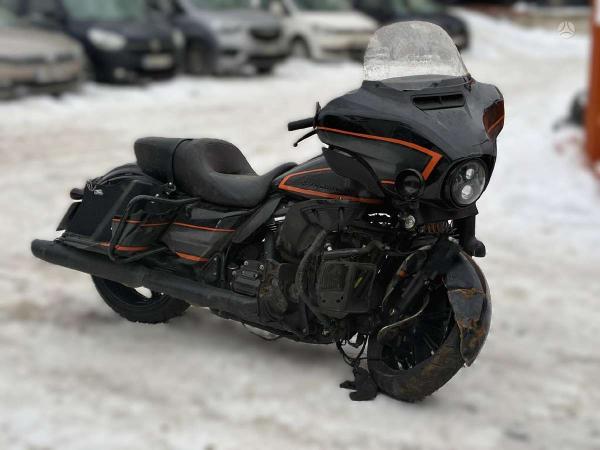 Harley-Davidson FLHTK 2022 Viļņa, ar dzinēja tilpumu 1.87 L un nobraukumu 5 tūkst. km par 7200 €, foto 4 vietnē AUTOMOTO.COM.LV