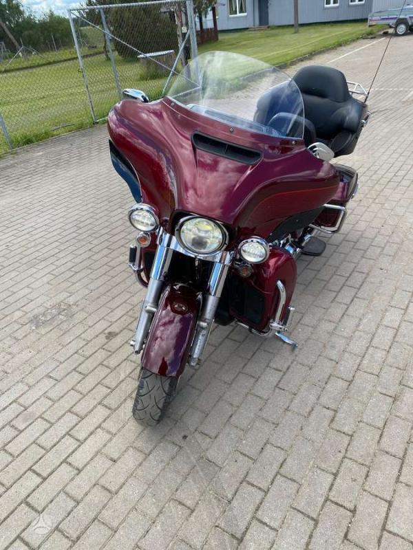 Red Harley-Davidson FLHTK 2017 in Plunge, with an engine capacity of 1.75 L and mileage of 42 thousand km for 13200 €, photo 1 on AUTOMOTO.COM.LV