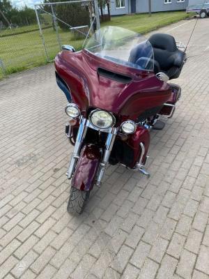 Red Harley-Davidson FLHTK 2017 in Plunge, with an engine capacity of 1.75 L and mileage of 42 thousand km for 13200 €, photo 1 on AUTOMOTO.COM.LV