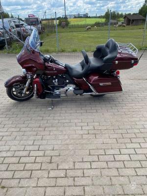Red Harley-Davidson FLHTK 2017 in Plunge, with an engine capacity of 1.75 L and mileage of 42 thousand km for 13200 €, photo 3 on AUTOMOTO.COM.LV