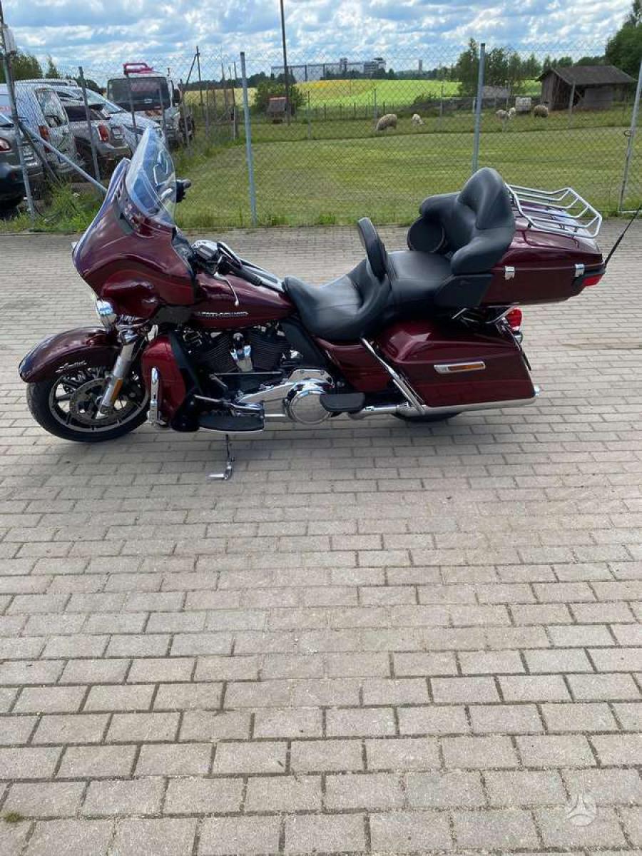 Red Harley-Davidson FLHTK 2017 in Plunge, with an engine capacity of 1.75 L and mileage of 42 thousand km for 13200 €, photo 3 on AUTOMOTO.COM.LV
