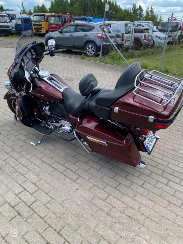 Red Harley-Davidson FLHTK 2017 in Plunge, with an engine capacity of 1.75 L and mileage of 42 thousand km for 13200 €, photo 3 on AUTOMOTO.COM.LV