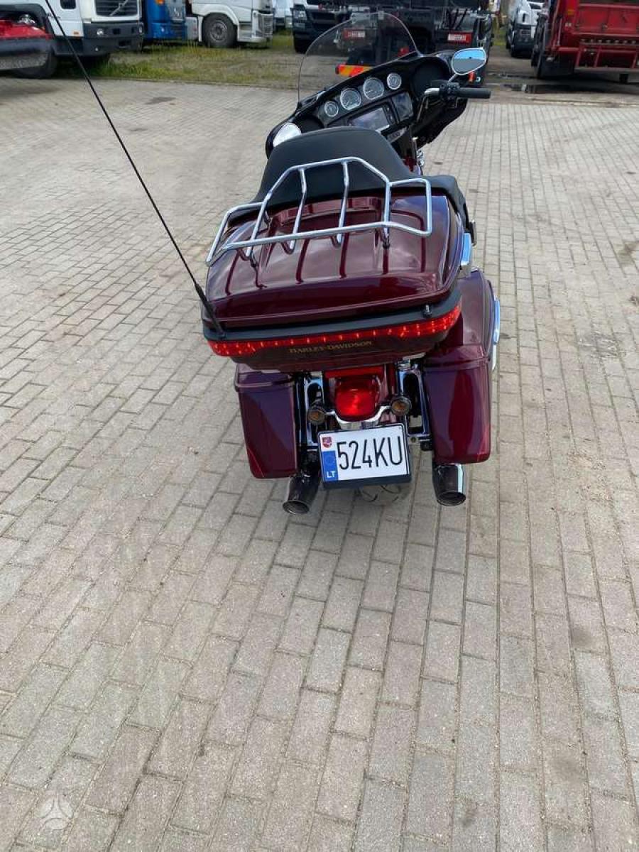 Red Harley-Davidson FLHTK 2017 in Plunge, with an engine capacity of 1.75 L and mileage of 42 thousand km for 13200 €, photo 6 on AUTOMOTO.COM.LV