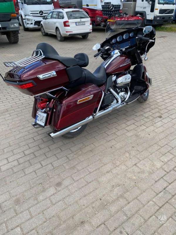 Red Harley-Davidson FLHTK 2017 in Plunge, with an engine capacity of 1.75 L and mileage of 42 thousand km for 13200 €, photo 6 on AUTOMOTO.COM.LV