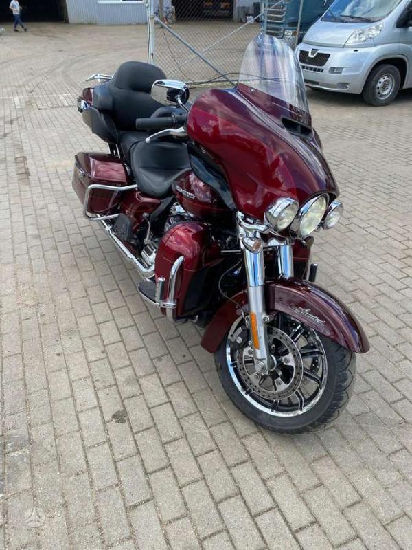 Red Harley-Davidson FLHTK 2017 in Plunge, with an engine capacity of 1.75 L and mileage of 42 thousand km for 13200 €, photo 9 on AUTOMOTO.COM.LV
