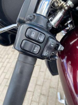Red Harley-Davidson FLHTK 2017 in Plunge, with an engine capacity of 1.75 L and mileage of 42 thousand km for 13200 €, photo 14 on AUTOMOTO.COM.LV