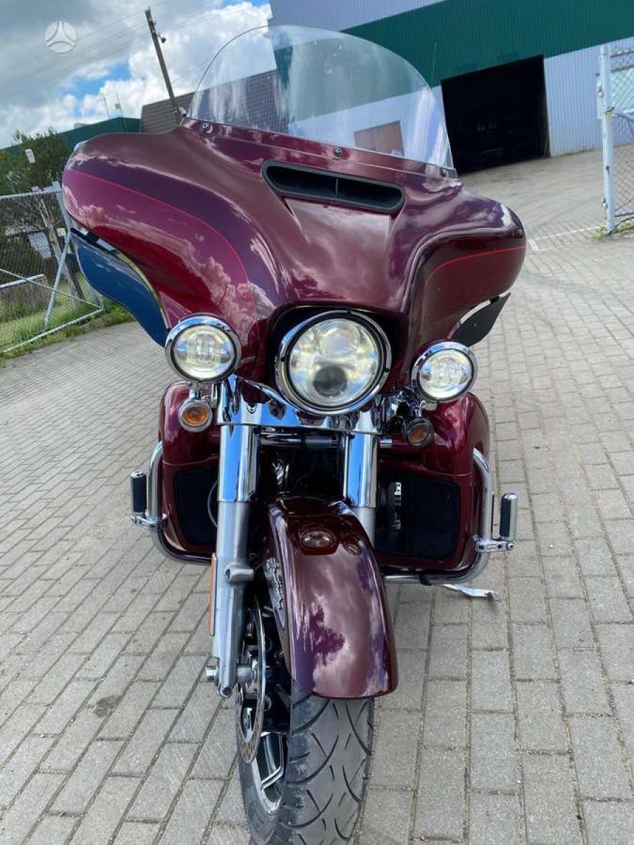 Red Harley-Davidson FLHTK 2017 in Plunge, with an engine capacity of 1.75 L and mileage of 42 thousand km for 13200 €, photo 17 on AUTOMOTO.COM.LV