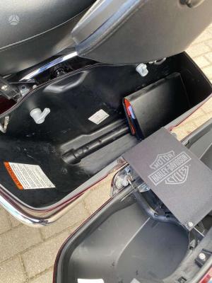Red Harley-Davidson FLHTK 2017 in Plunge, with an engine capacity of 1.75 L and mileage of 42 thousand km for 13200 €, photo 22 on AUTOMOTO.COM.LV