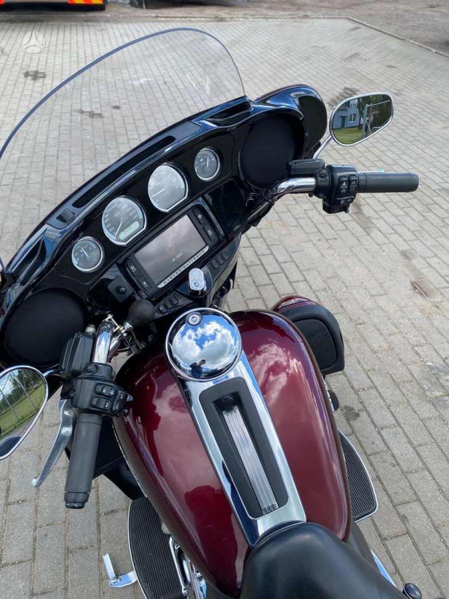 Red Harley-Davidson FLHTK 2017 in Plunge, with an engine capacity of 1.75 L and mileage of 42 thousand km for 13200 €, photo 23 on AUTOMOTO.COM.LV