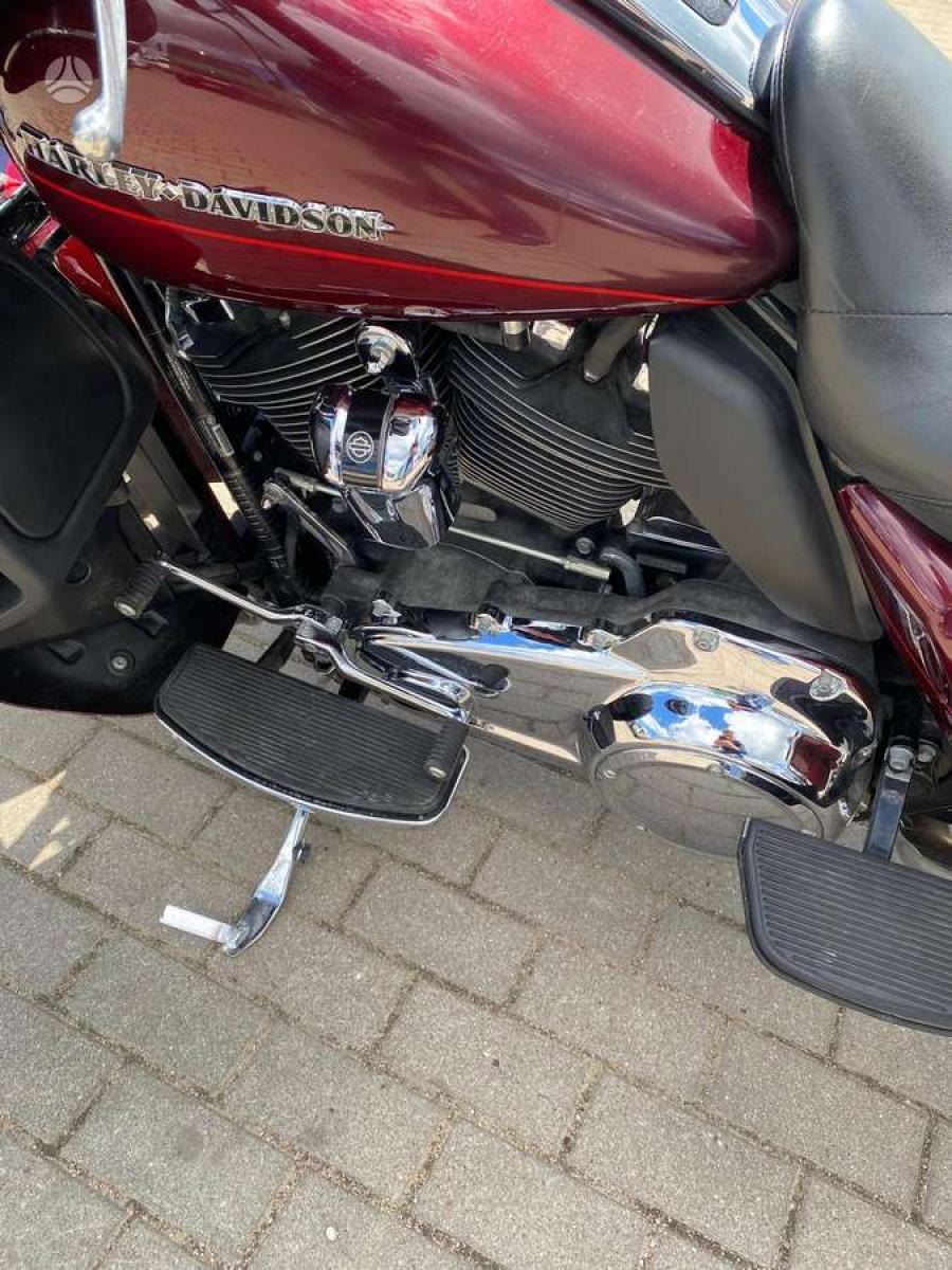 Red Harley-Davidson FLHTK 2017 in Plunge, with an engine capacity of 1.75 L and mileage of 42 thousand km for 13200 €, photo 26 on AUTOMOTO.COM.LV