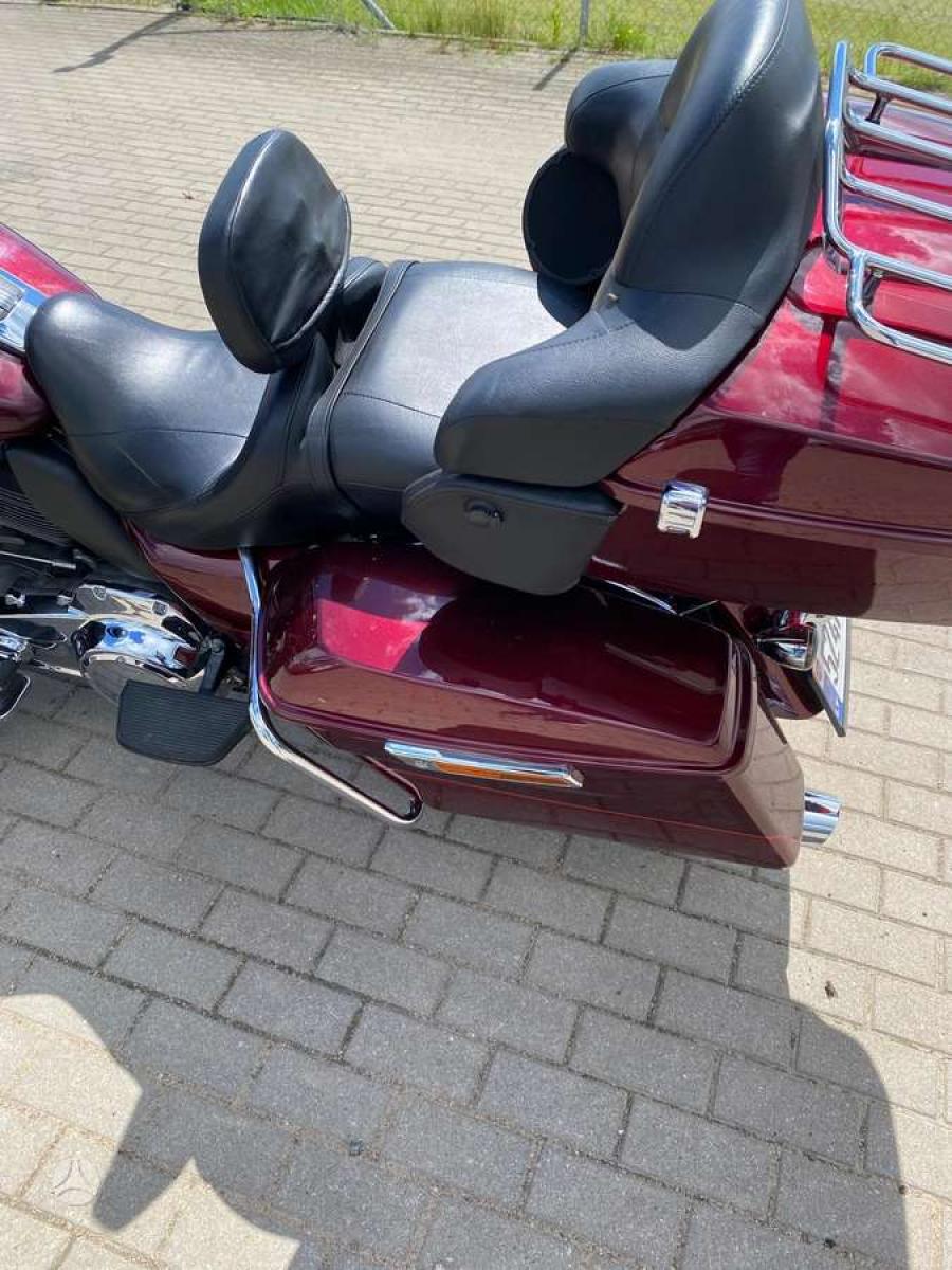 Red Harley-Davidson FLHTK 2017 in Plunge, with an engine capacity of 1.75 L and mileage of 42 thousand km for 13200 €, photo 27 on AUTOMOTO.COM.LV