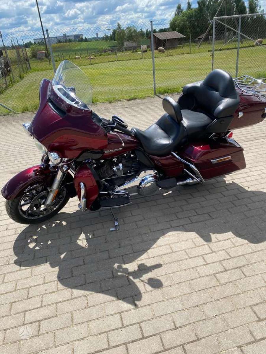 Red Harley-Davidson FLHTK 2017 in Plunge, with an engine capacity of 1.75 L and mileage of 42 thousand km for 13200 €, photo 31 on AUTOMOTO.COM.LV