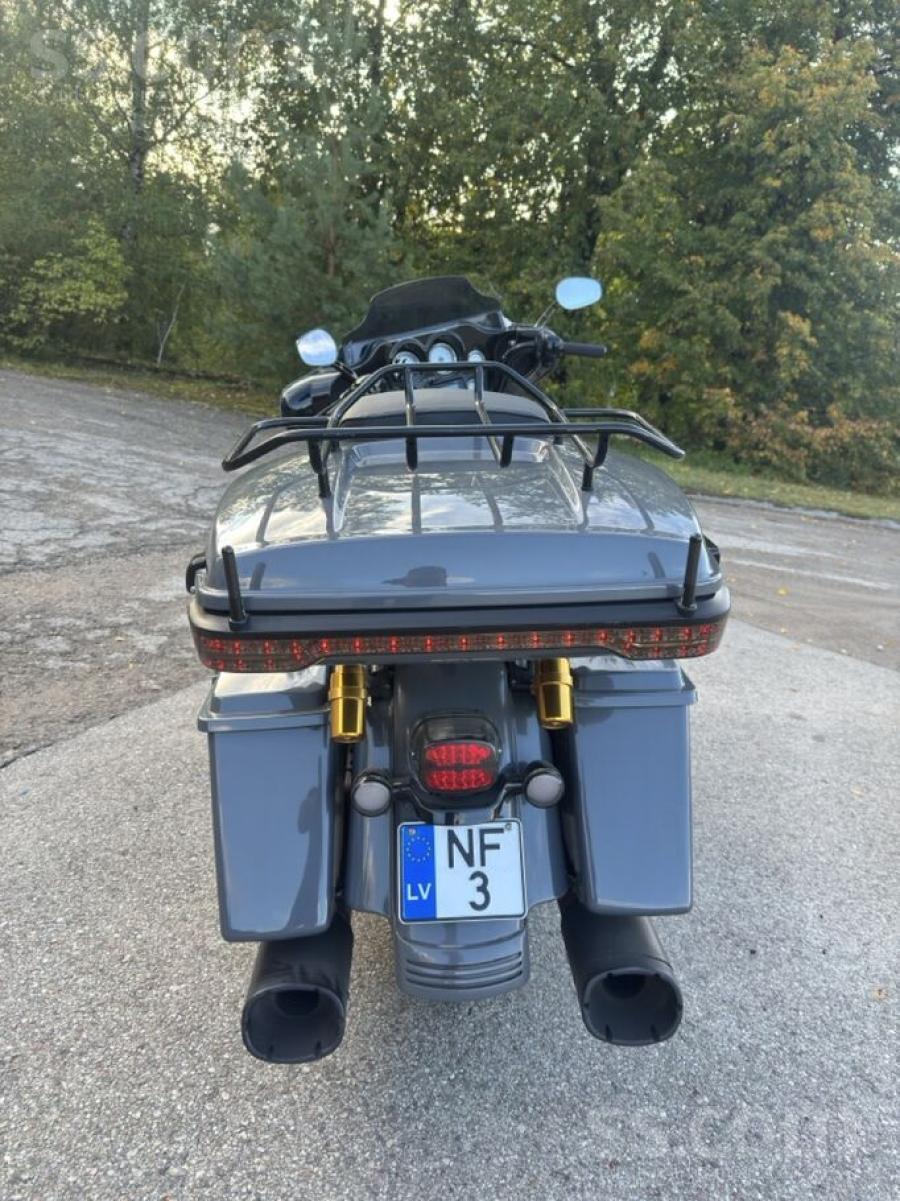 Harley-Davidson FLHX 2008 in Aluksne, with an engine capacity of 1.58 L and mileage of 0 thousand km for 10200 €, photo 3 on AUTOMOTO.COM.LV