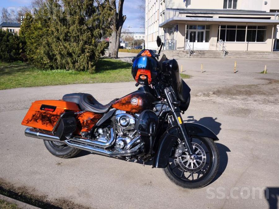 Harley-Davidson FLHX 2013 Rīga, ar dzinēja tilpumu 1.69 L un nobraukumu 0 tūkst. km par 10000 €, foto 1 vietnē AUTOMOTO.COM.LV