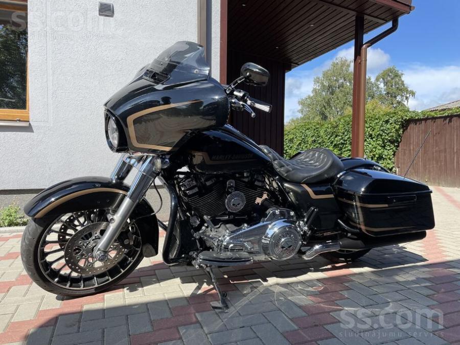 Harley-Davidson FLHX 2017 in Liepaja, with an engine capacity of 1.75 L and mileage of 0 thousand km for 15500 €, photo 1 on AUTOMOTO.COM.LV