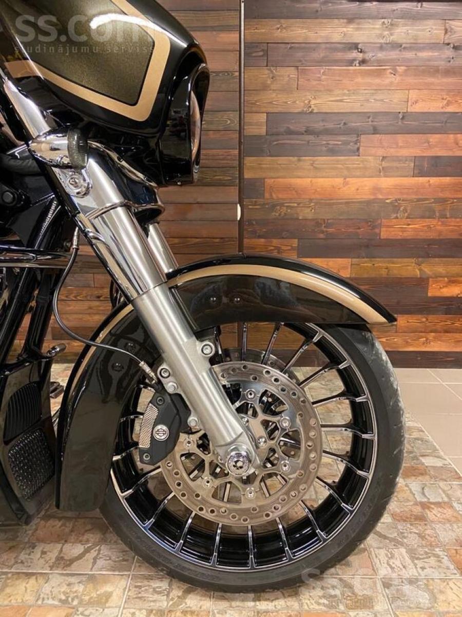 Harley-Davidson FLHX 2017 in Liepaja, with an engine capacity of 1.75 L and mileage of 0 thousand km for 15500 €, photo 10 on AUTOMOTO.COM.LV