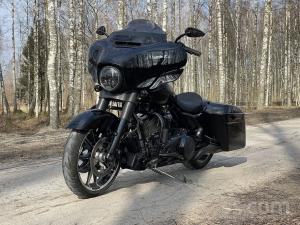 Harley-Davidson FLHX 2022 Rīga, ar dzinēja tilpumu 1.79 L un nobraukumu 0 tūkst. km par 16500 €, foto 1 vietnē AUTOMOTO.COM.LV