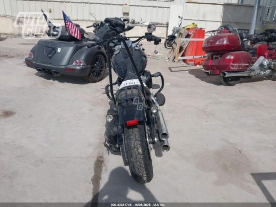 Black Harley-Davidson FLS 0 in Klaipeda, with an engine capacity of 0.00 L and mileage of 0 thousand km for 4850 €, photo 8 on AUTOMOTO.COM.LV