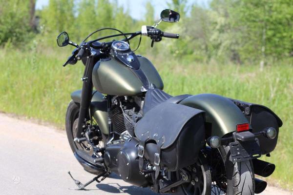 Harley-Davidson FLS 2016 in Siauliai, with an engine capacity of 1.70 L and mileage of 16 thousand km for 8900 €, photo 9 on AUTOMOTO.COM.LV