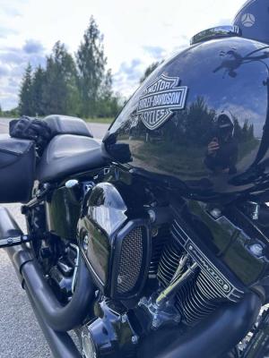 Harley-Davidson FLS 2017 in Vilnius, with an engine capacity of 1.80 L and mileage of 27 thousand km for 12500 €, photo 9 on AUTOMOTO.COM.LV