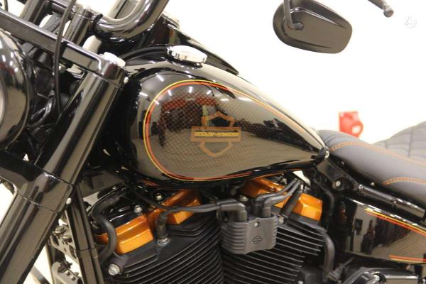 Harley-Davidson FLS 2020 in Sirvintos, with an engine capacity of 1.80 L and mileage of 9 thousand km for 11900 €, photo 5 on AUTOMOTO.COM.LV