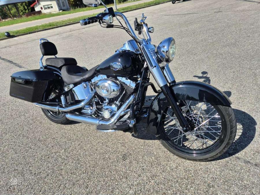 Melns Harley-Davidson FLSTC 2010 Utena, ar dzinēja tilpumu 1.60 L un nobraukumu 43 tūkst. km par 8300 €, foto 1 vietnē AUTOMOTO.COM.LV