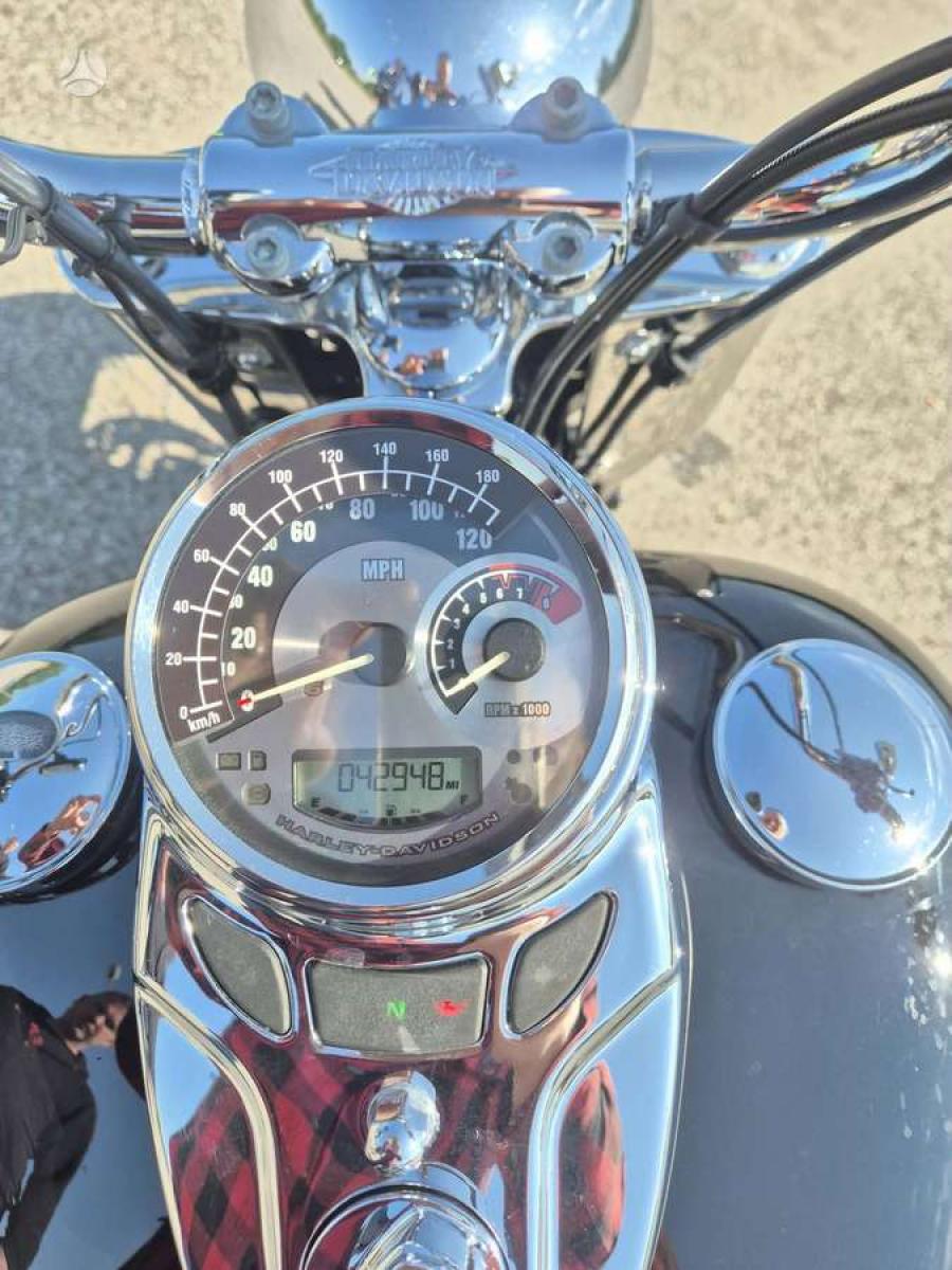 Melns Harley-Davidson FLSTC 2010 Utena, ar dzinēja tilpumu 1.60 L un nobraukumu 43 tūkst. km par 8300 €, foto 5 vietnē AUTOMOTO.COM.LV