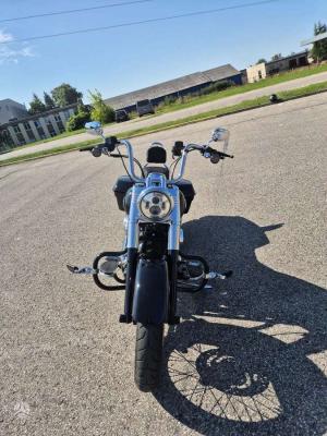 Melns Harley-Davidson FLSTC 2010 Utena, ar dzinēja tilpumu 1.60 L un nobraukumu 43 tūkst. km par 8300 €, foto 7 vietnē AUTOMOTO.COM.LV
