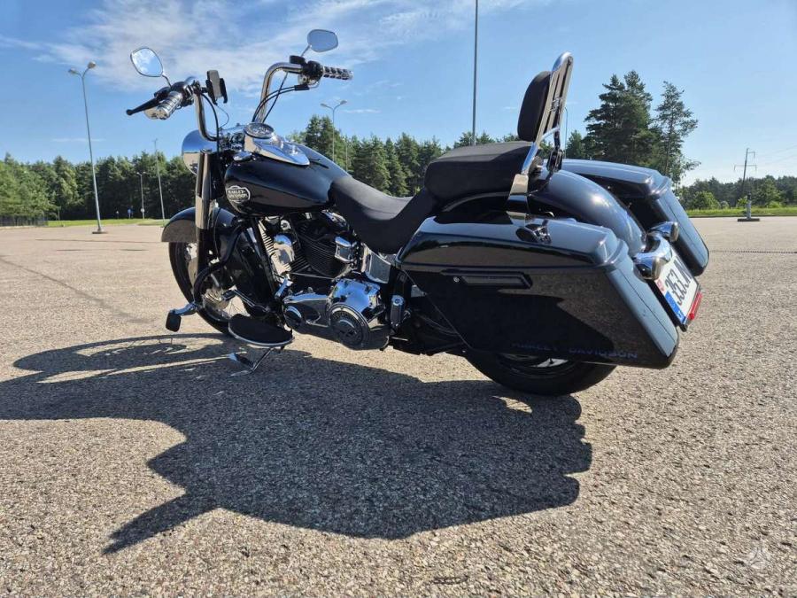 Melns Harley-Davidson FLSTC 2010 Utena, ar dzinēja tilpumu 1.60 L un nobraukumu 43 tūkst. km par 8300 €, foto 10 vietnē AUTOMOTO.COM.LV