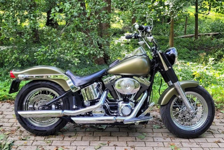 Zaļš Harley-Davidson FLSTC 2004 Rīga, ar dzinēja tilpumu 1.45 L un nobraukumu 42 tūkst. km par 7800 €, foto 3 vietnē AUTOMOTO.COM.LV