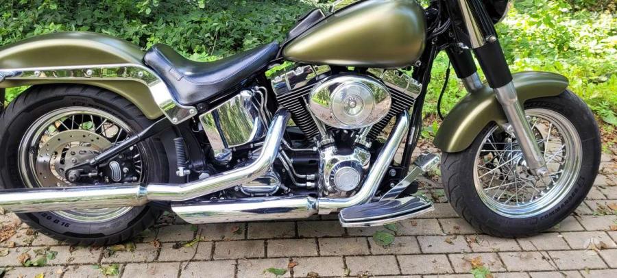 Zaļš Harley-Davidson FLSTC 2004 Rīga, ar dzinēja tilpumu 1.45 L un nobraukumu 42 tūkst. km par 7800 €, foto 5 vietnē AUTOMOTO.COM.LV