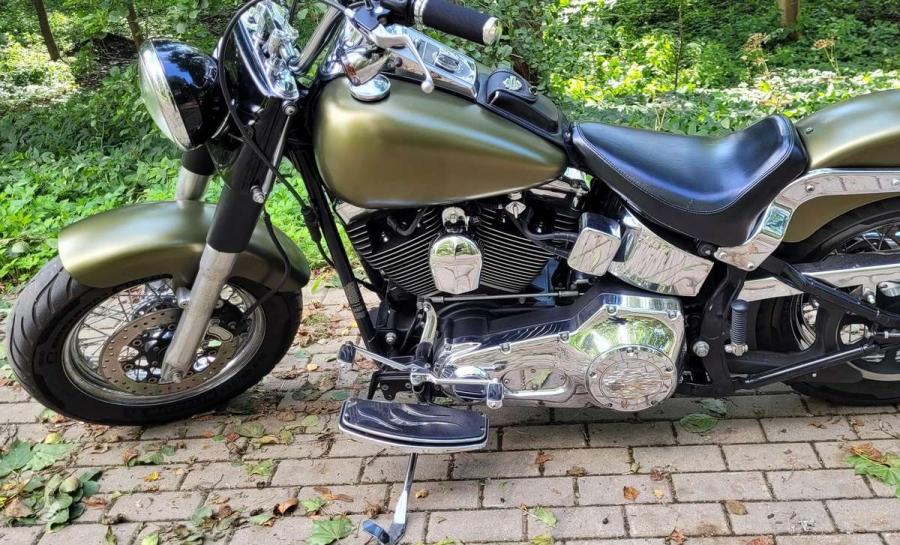 Zaļš Harley-Davidson FLSTC 2004 Rīga, ar dzinēja tilpumu 1.45 L un nobraukumu 42 tūkst. km par 7800 €, foto 9 vietnē AUTOMOTO.COM.LV