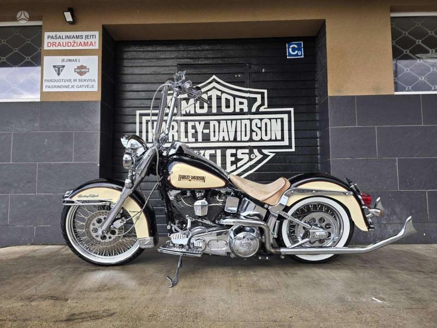 Harley-Davidson FLSTC 1988 Viļņa, ar dzinēja tilpumu 1.30 L un nobraukumu 10 tūkst. km par 6800 €, foto 1 vietnē AUTOMOTO.COM.LV