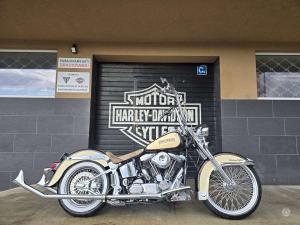 Harley-Davidson FLSTC 1988 Viļņa, ar dzinēja tilpumu 1.30 L un nobraukumu 10 tūkst. km par 6800 €, foto 3 vietnē AUTOMOTO.COM.LV
