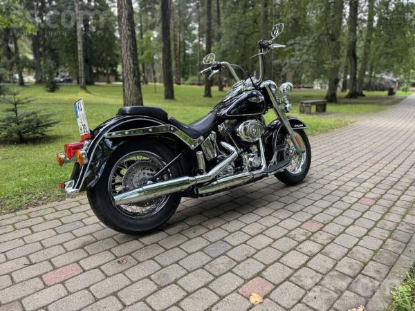 Harley-Davidson FLSTC 2009 in Riga, with an engine capacity of 1.58 L and mileage of 0 thousand km for 9350 €, photo 3 on AUTOMOTO.COM.LV