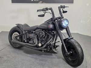 Black Harley-Davidson FLSTF 2008 in Panevezys, with an engine capacity of 1.60 L and mileage of 67 thousand km for 10650 €, photo 4 on AUTOMOTO.COM.LV