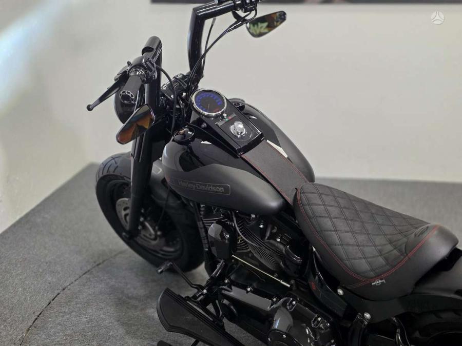 Black Harley-Davidson FLSTF 2008 in Panevezys, with an engine capacity of 1.60 L and mileage of 67 thousand km for 10650 €, photo 8 on AUTOMOTO.COM.LV