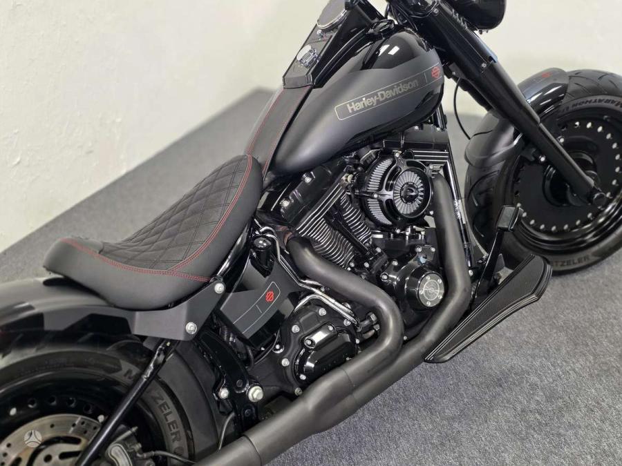 Black Harley-Davidson FLSTF 2008 in Panevezys, with an engine capacity of 1.60 L and mileage of 67 thousand km for 10650 €, photo 12 on AUTOMOTO.COM.LV